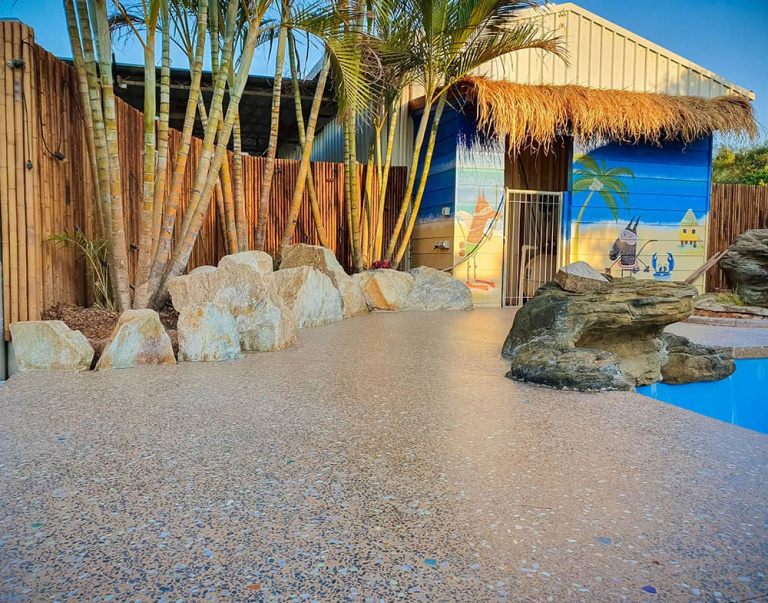 Seamless Pool Edging: Why Concrete Is Great for Your Swimming Pool